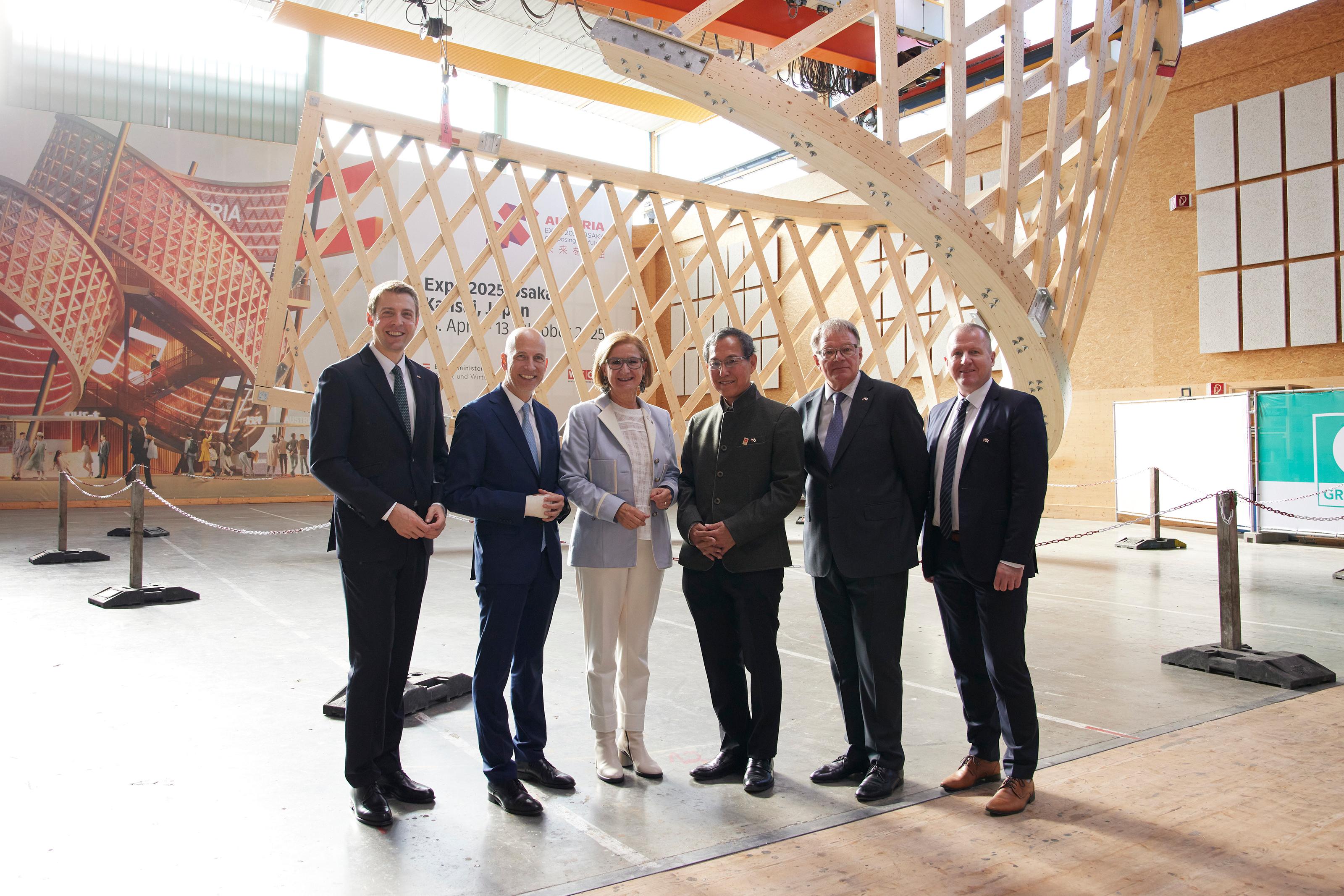 Ein Notenband aus Holz für die Weltausstellung EXPO 2025: Wahrzeichen des Österreich-Pavillons ...