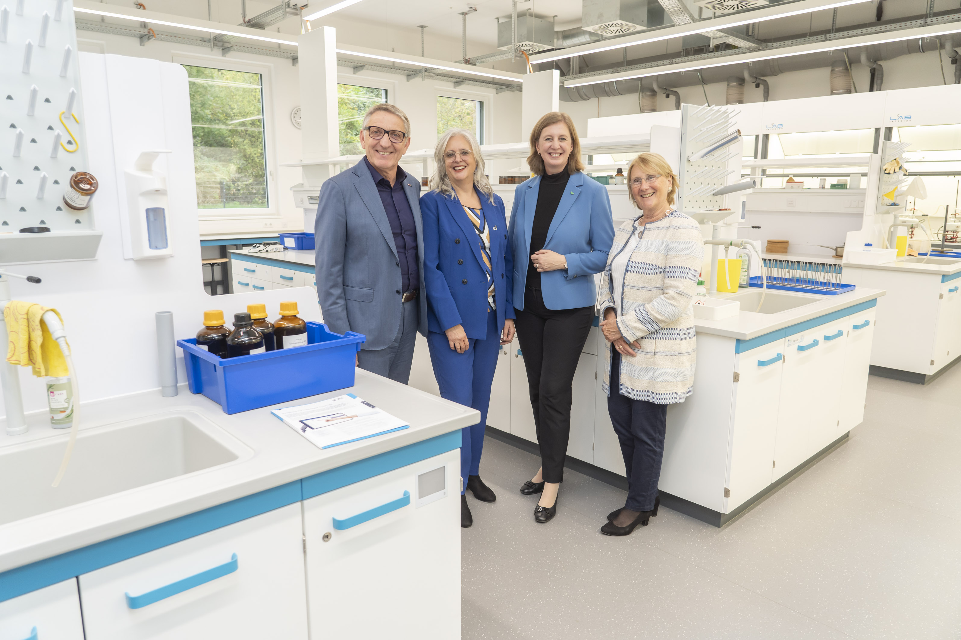 Chemie Akademie Graz eröffnet am Standort der WKO neu - WKO