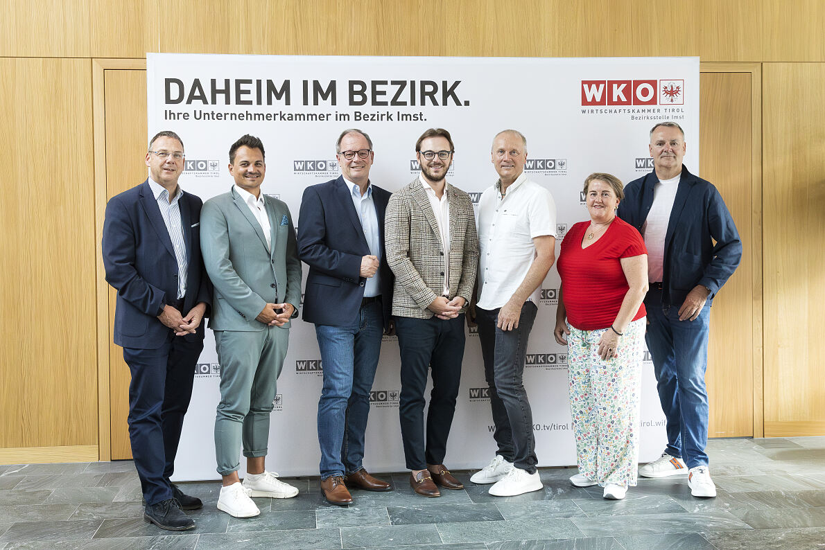 Josef Huber als WK-Bezirksobmann bestätigt - WKO